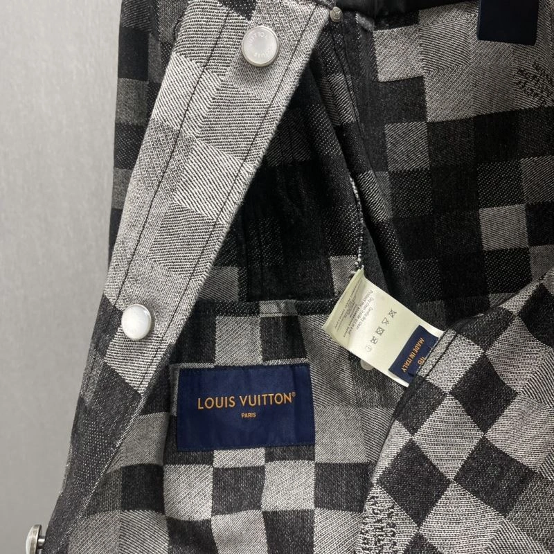 Bargain Louis Vuitton Outwear