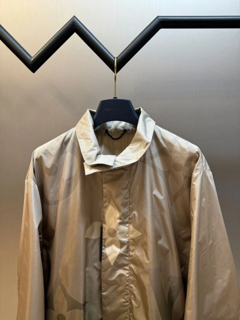 Bargain Louis Vuitton Outwear