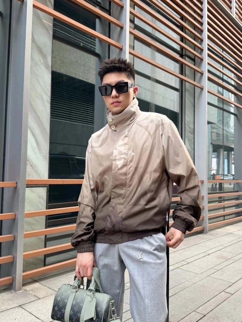 Bargain Louis Vuitton Outwear