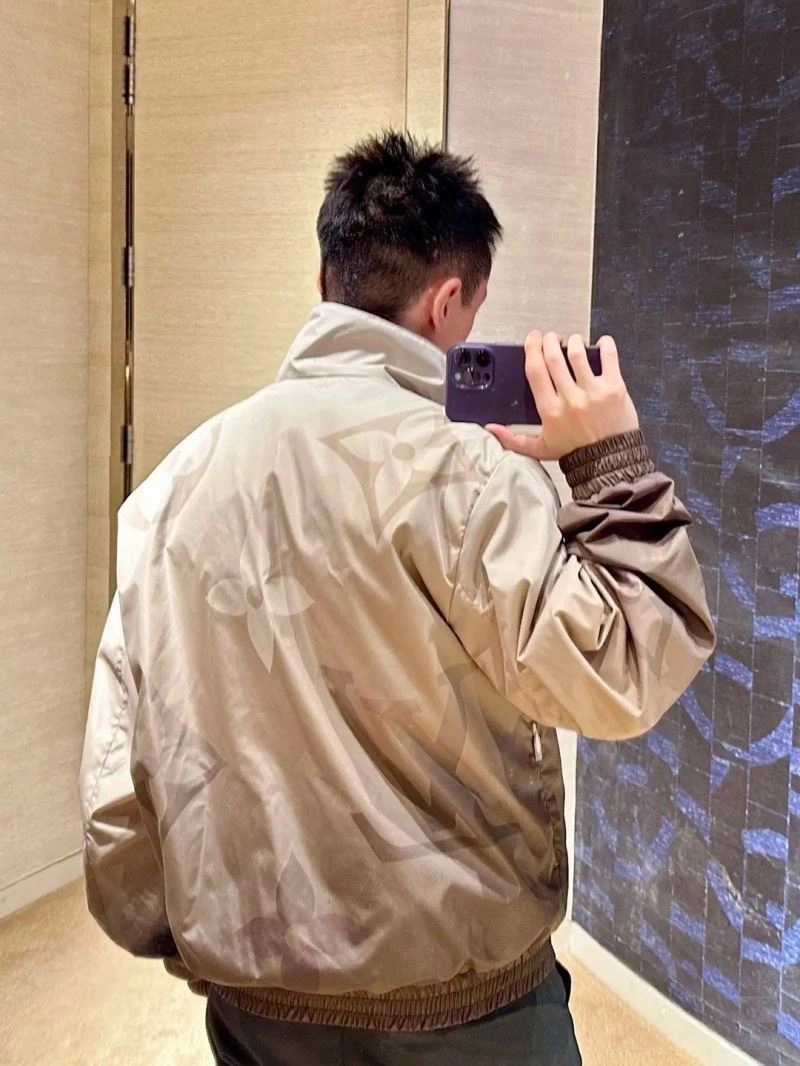 Bargain Louis Vuitton Outwear