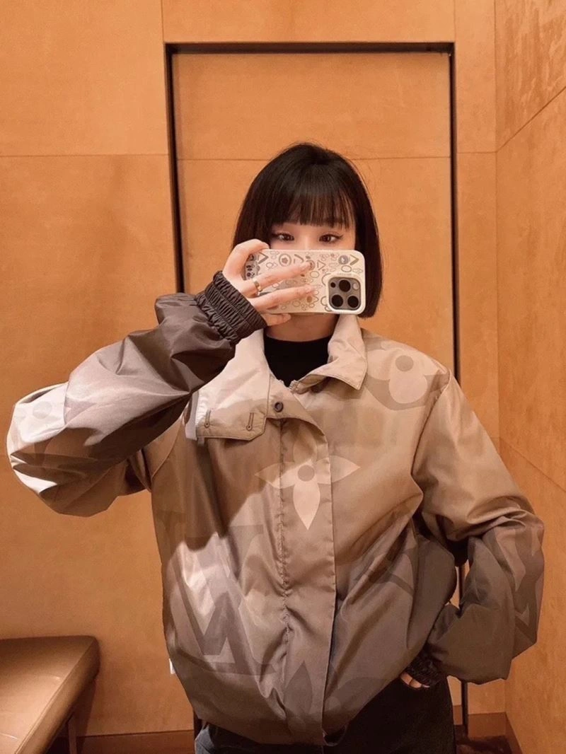 Bargain Louis Vuitton Outwear