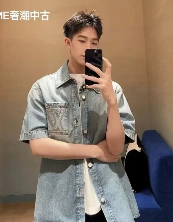 Exact replica Louis Vuitton Outwear