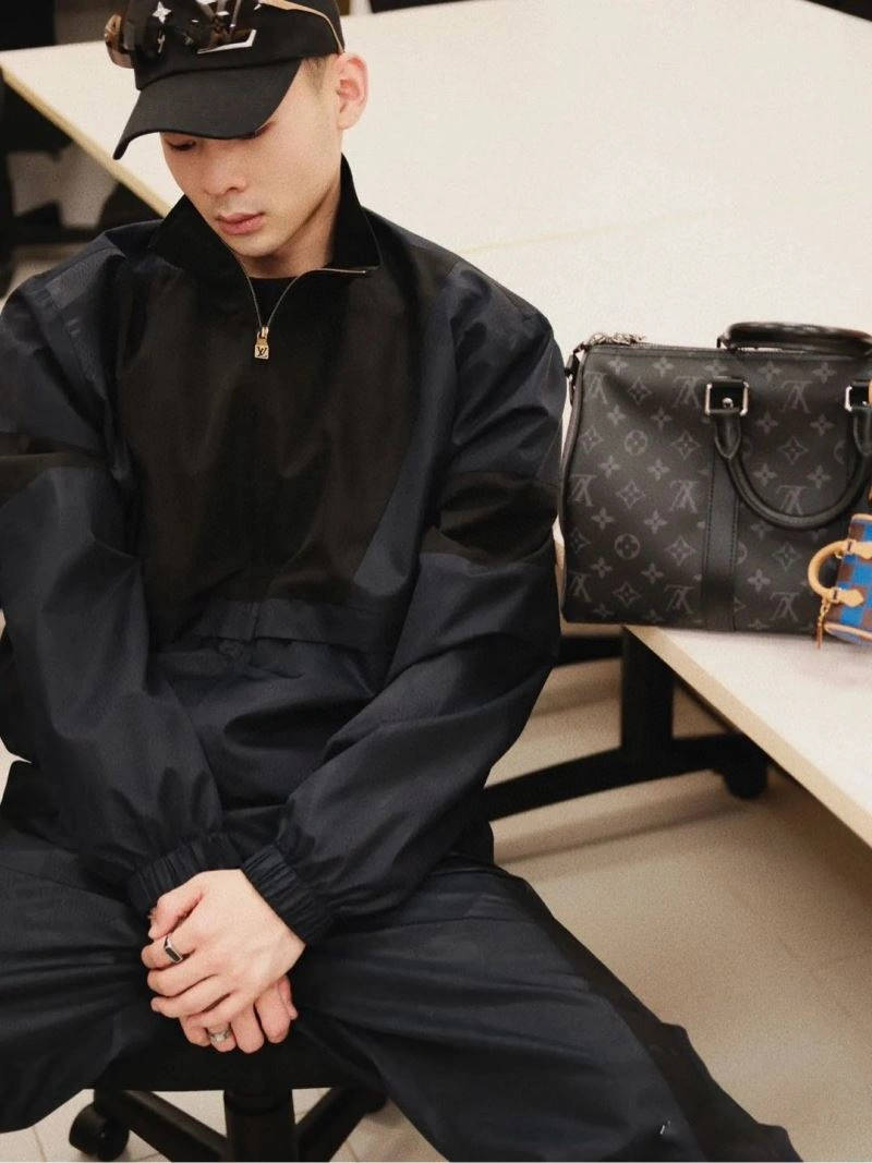 Official Louis Vuitton Outwear