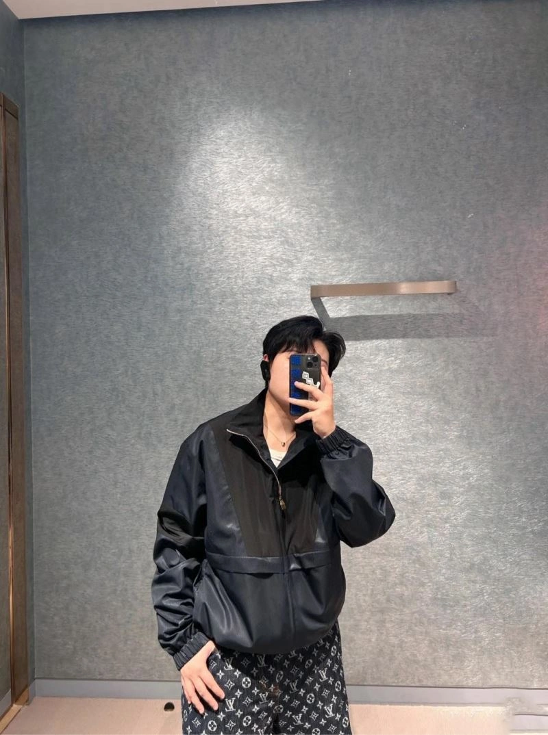 Official Louis Vuitton Outwear