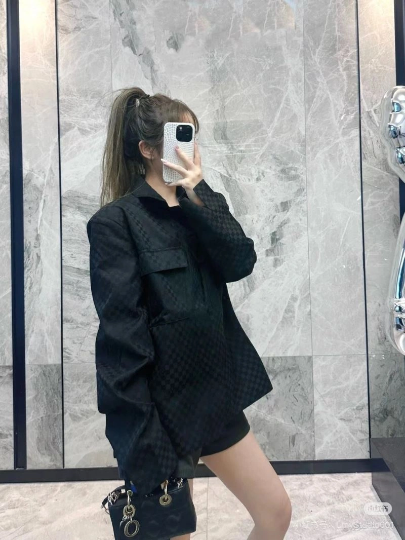Top match Louis Vuitton Outwear