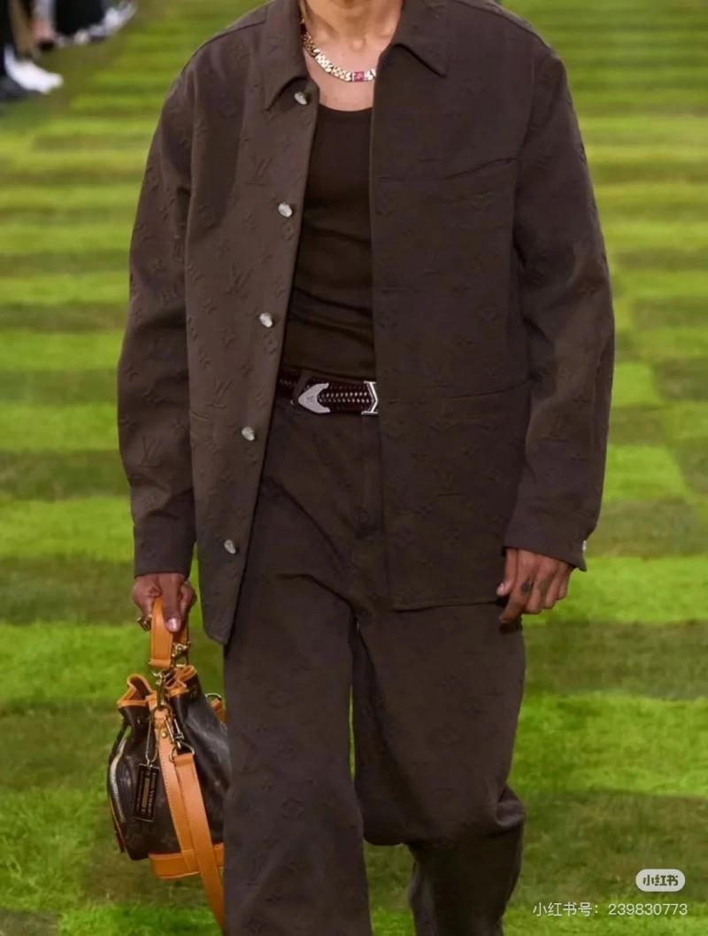 Inexpensive Louis Vuitton Outwear