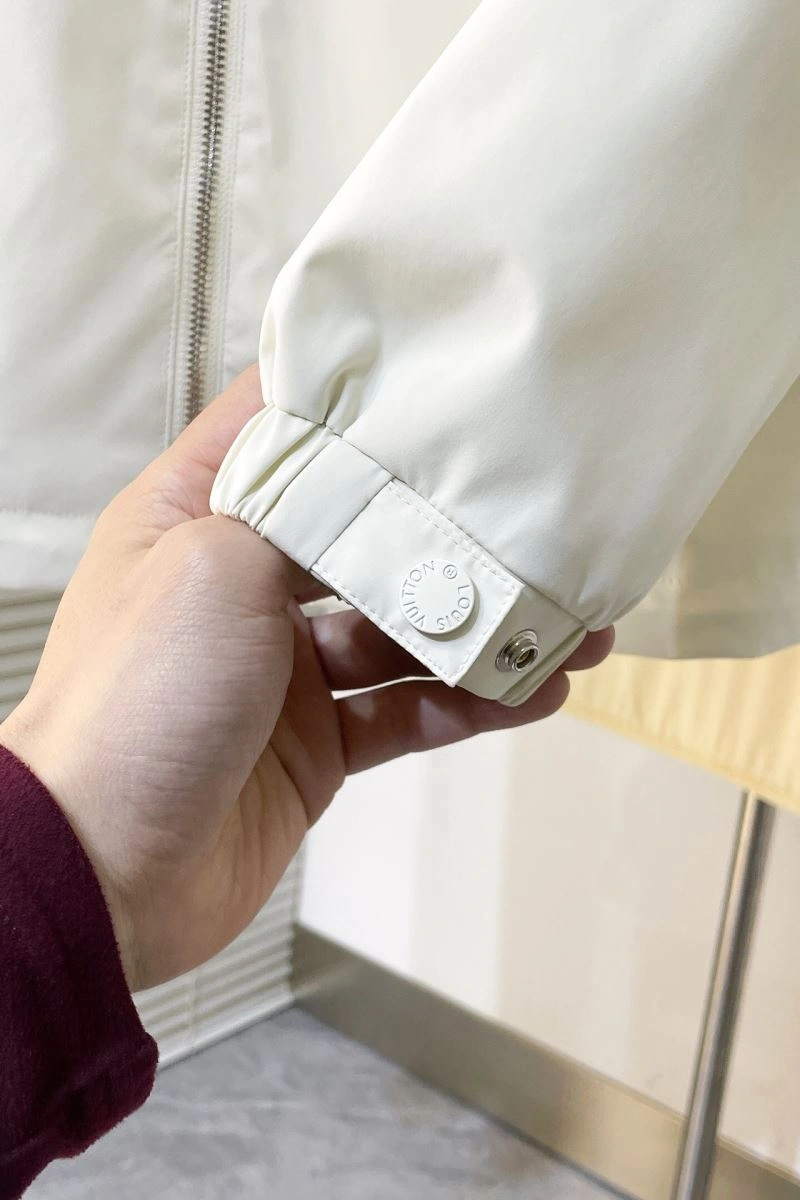 Bargain Louis Vuitton Outwear