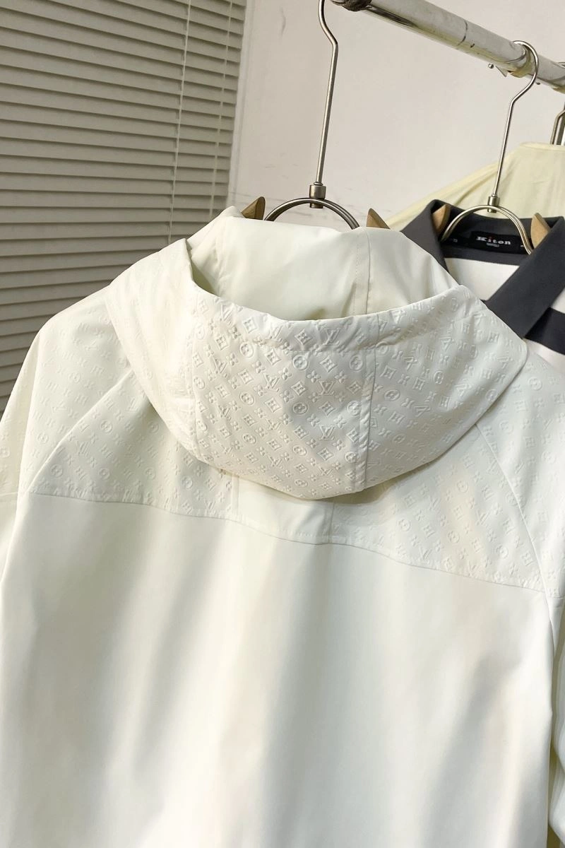Bargain Louis Vuitton Outwear