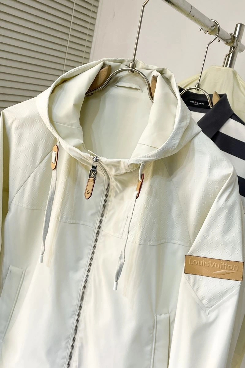 Bargain Louis Vuitton Outwear