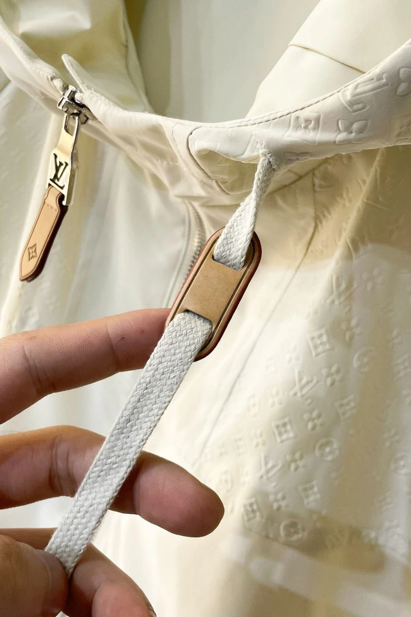 Bargain Louis Vuitton Outwear