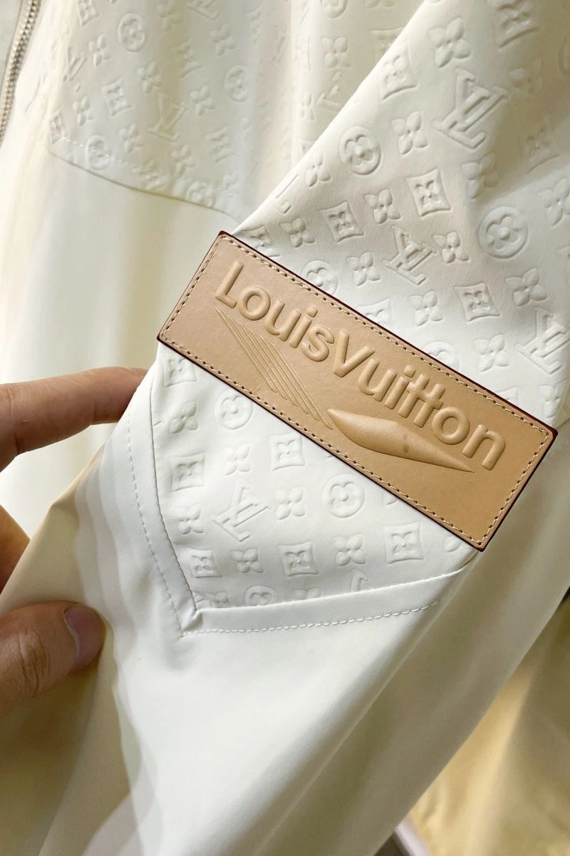 Bargain Louis Vuitton Outwear