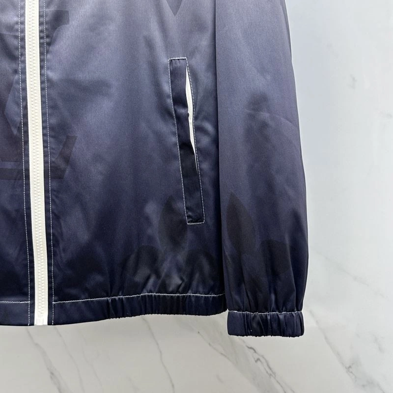 Top mirror Louis Vuitton Outwear