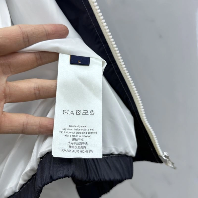 Top mirror Louis Vuitton Outwear