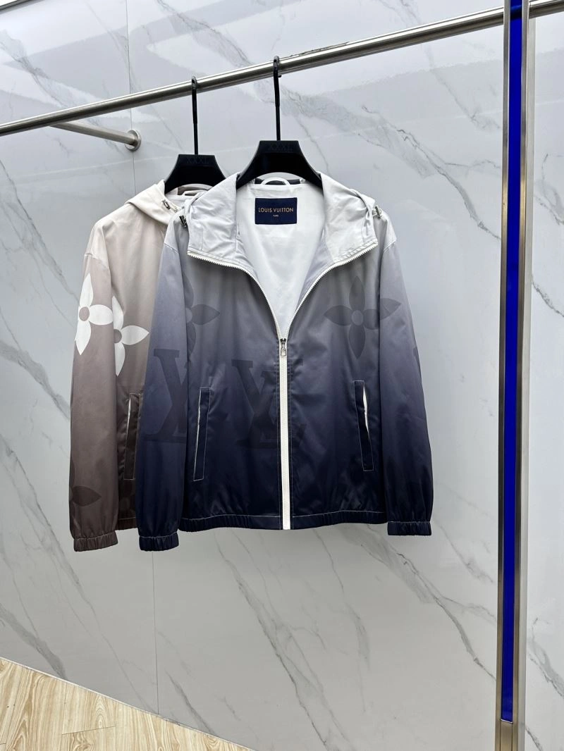 Top mirror Louis Vuitton Outwear