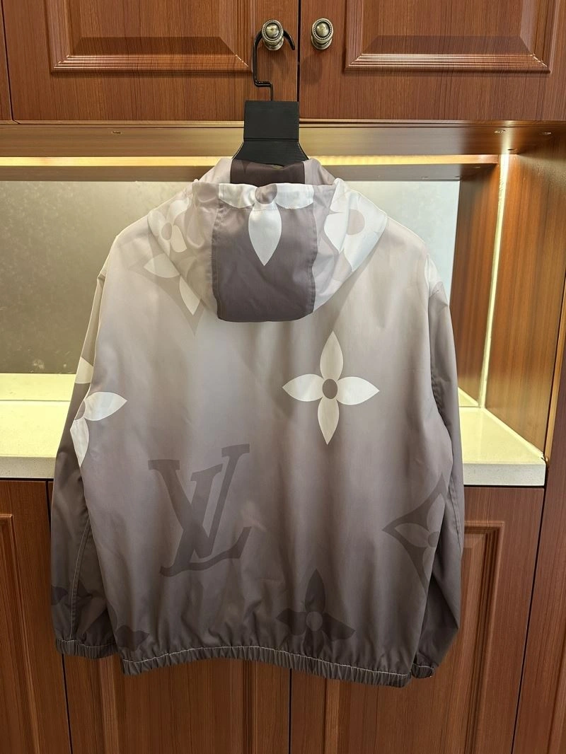 Accurate model Louis Vuitton Outwear