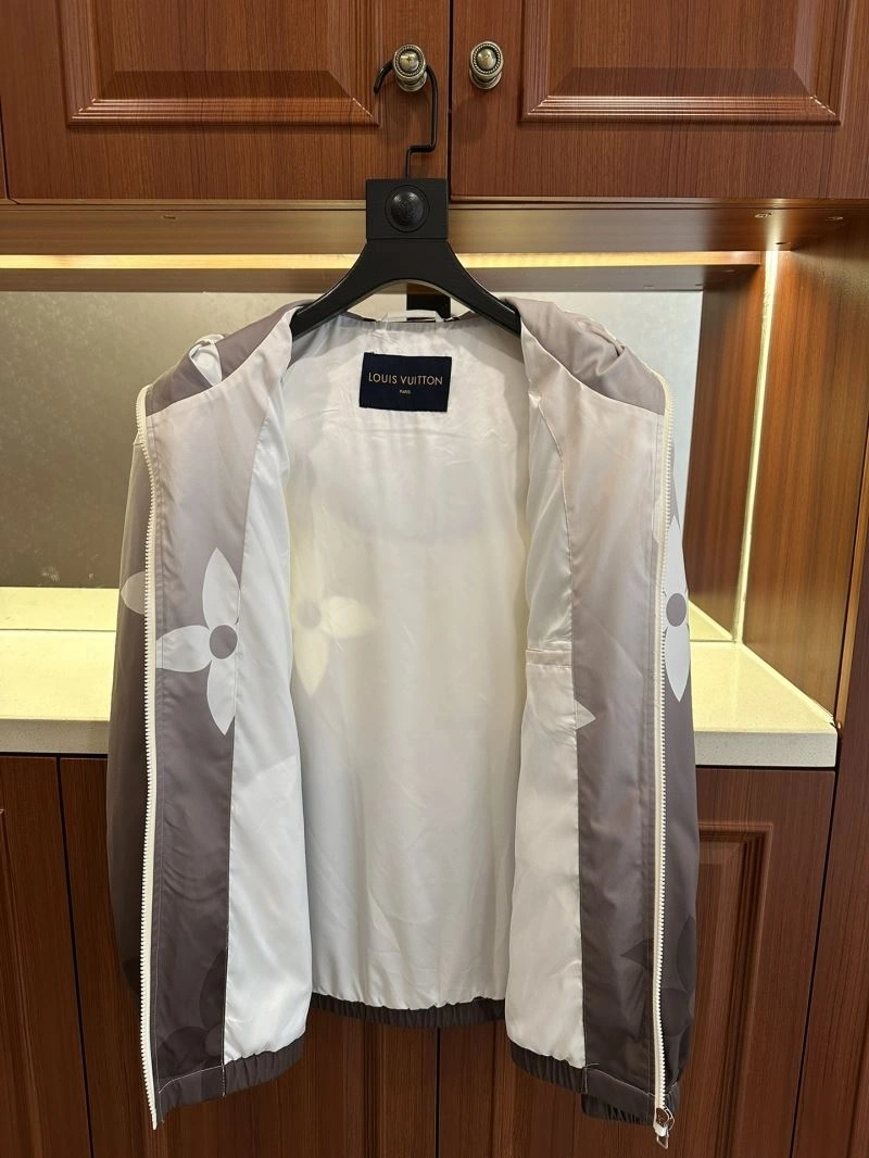 Accurate model Louis Vuitton Outwear