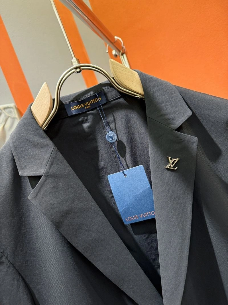 Official Louis Vuitton Outwear