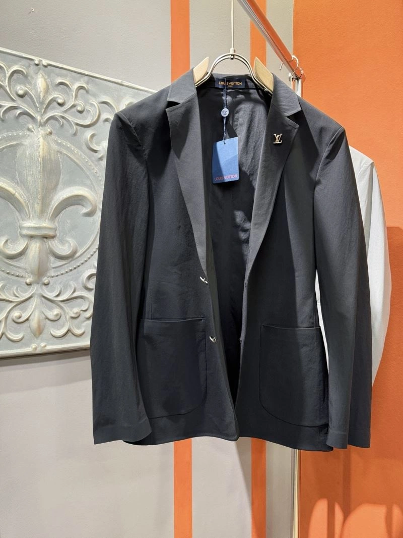 Official Louis Vuitton Outwear