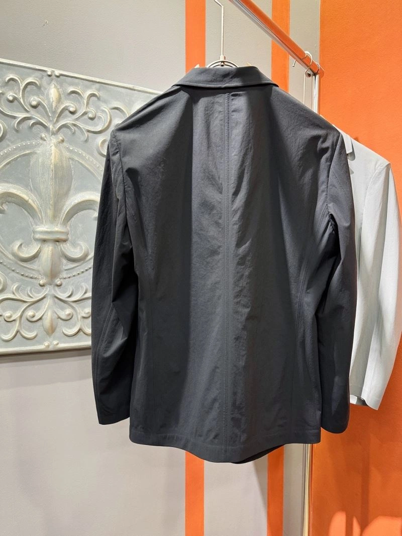 Official Louis Vuitton Outwear
