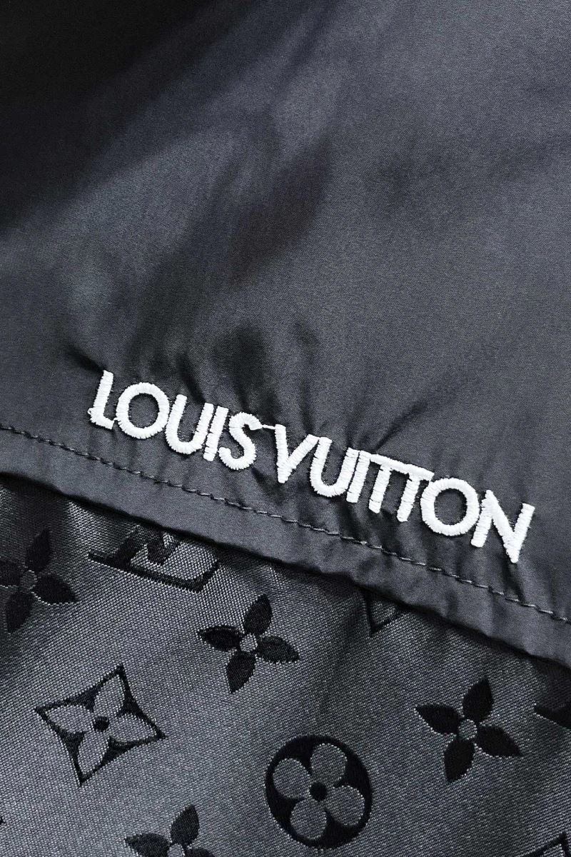 Top mirror Louis Vuitton Outwear