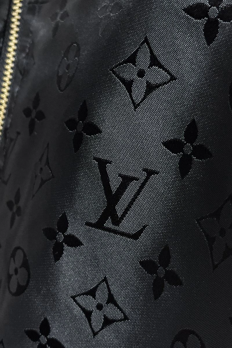 Top mirror Louis Vuitton Outwear