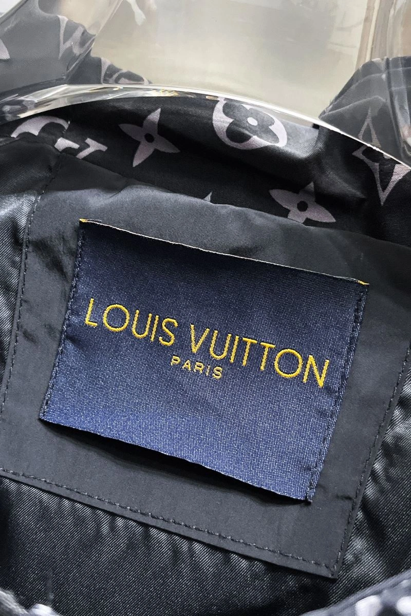 Top mirror Louis Vuitton Outwear