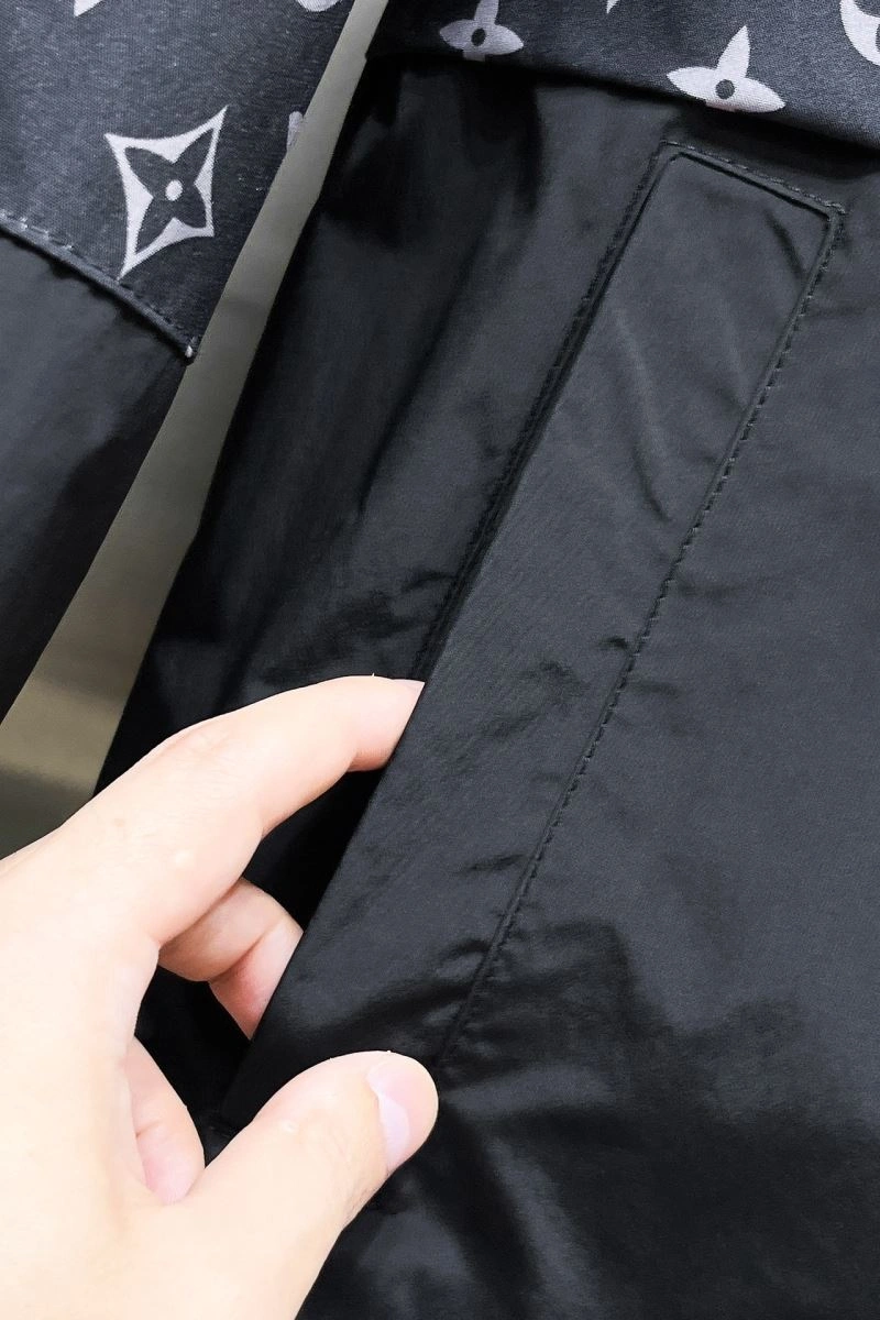 Top mirror Louis Vuitton Outwear
