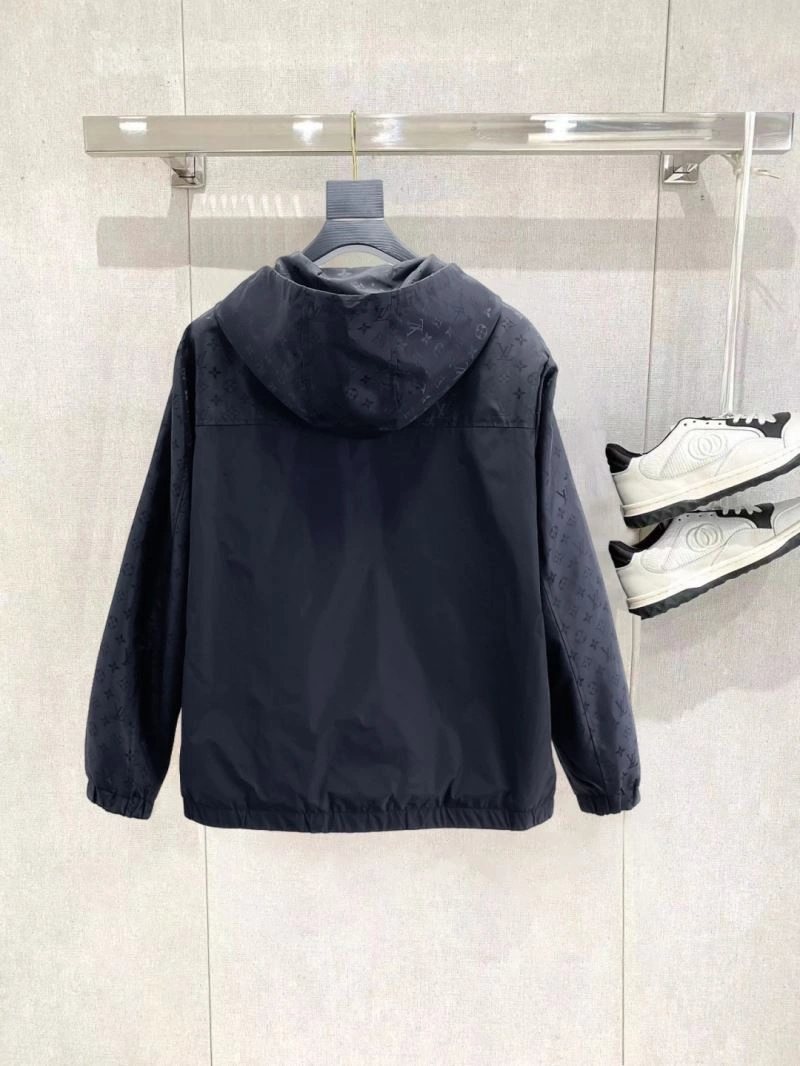 Top mirror Louis Vuitton Outwear
