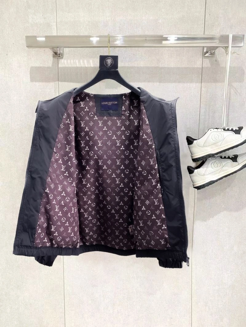 Top mirror Louis Vuitton Outwear
