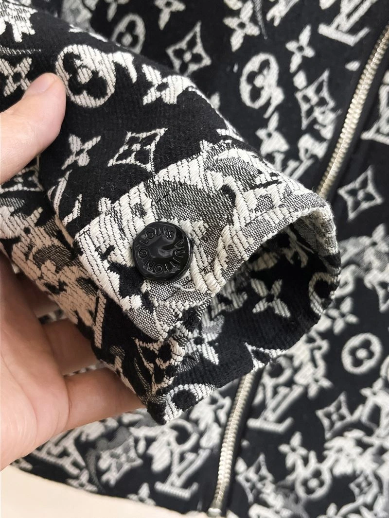 Bargain Louis Vuitton Outwear