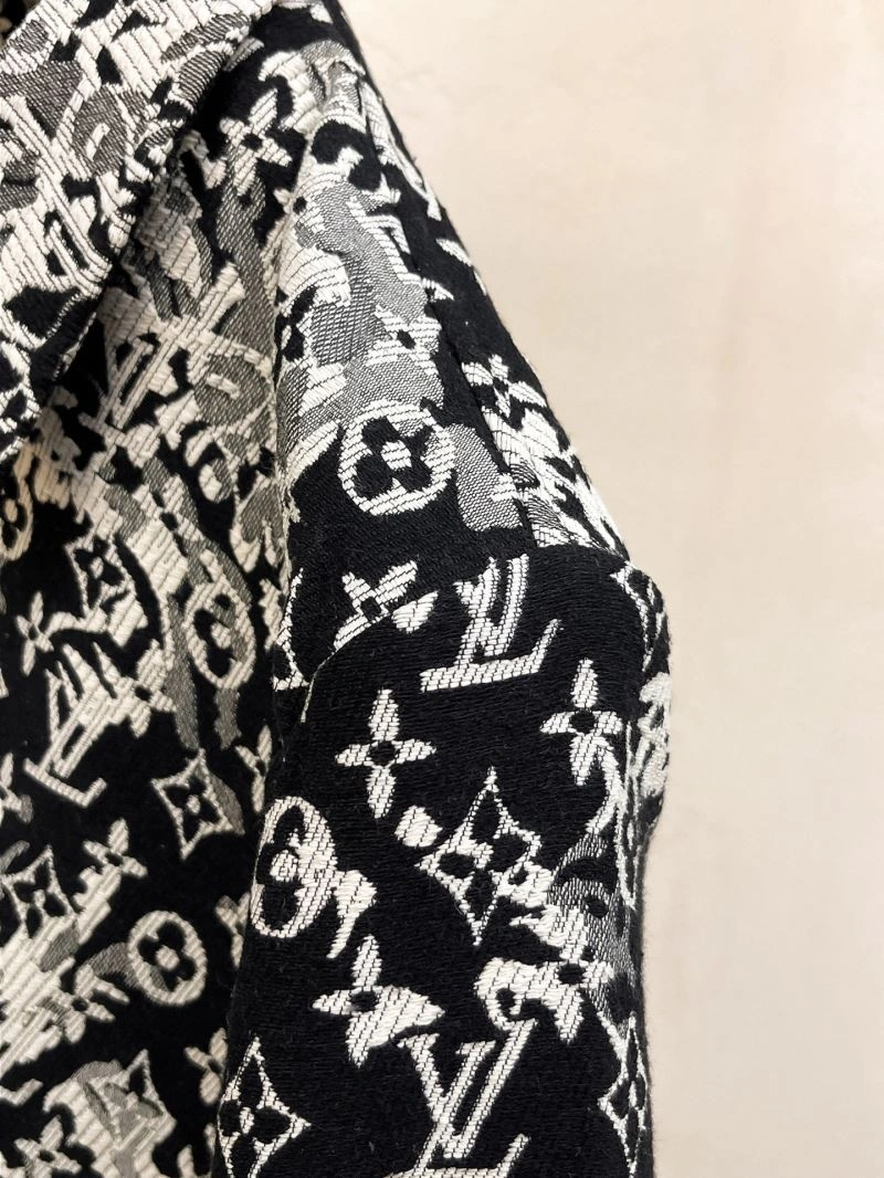 Bargain Louis Vuitton Outwear