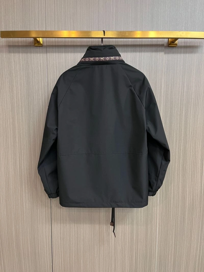 Top mirror Louis Vuitton Outwear