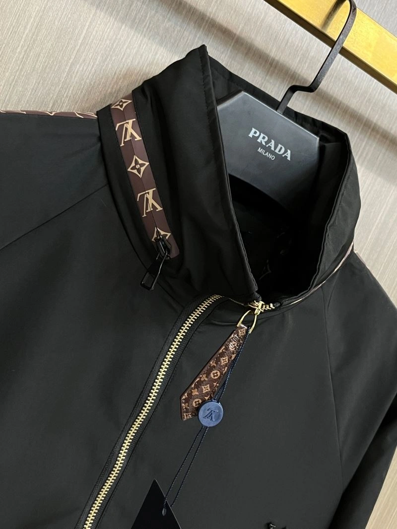 Top mirror Louis Vuitton Outwear
