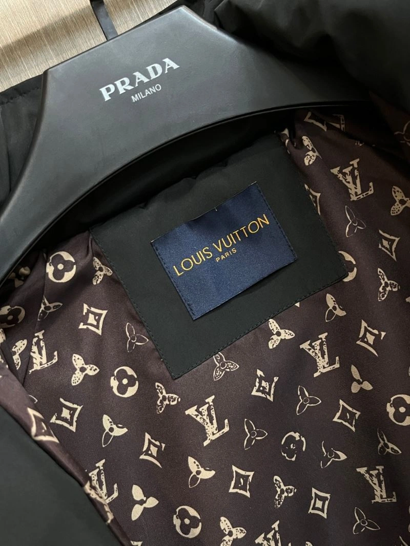 Top mirror Louis Vuitton Outwear