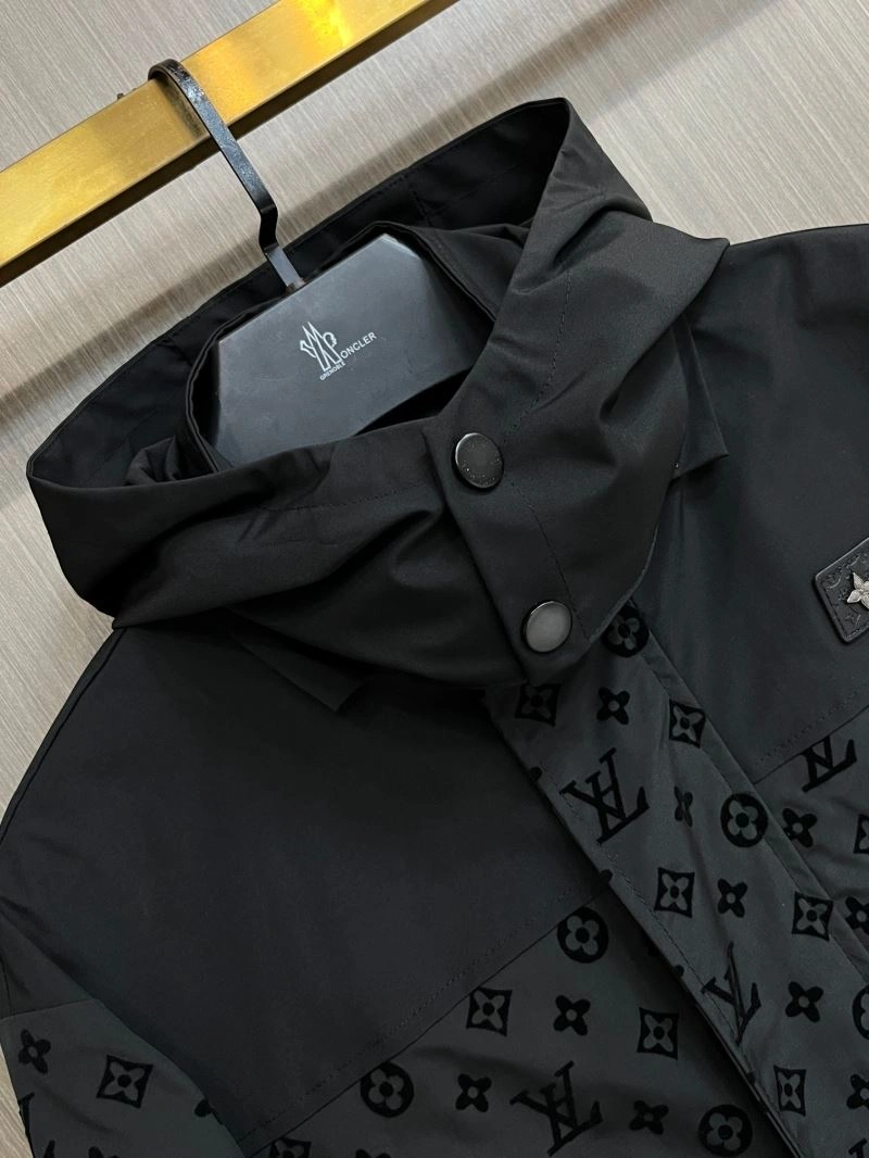 Accurate model Louis Vuitton Outwear