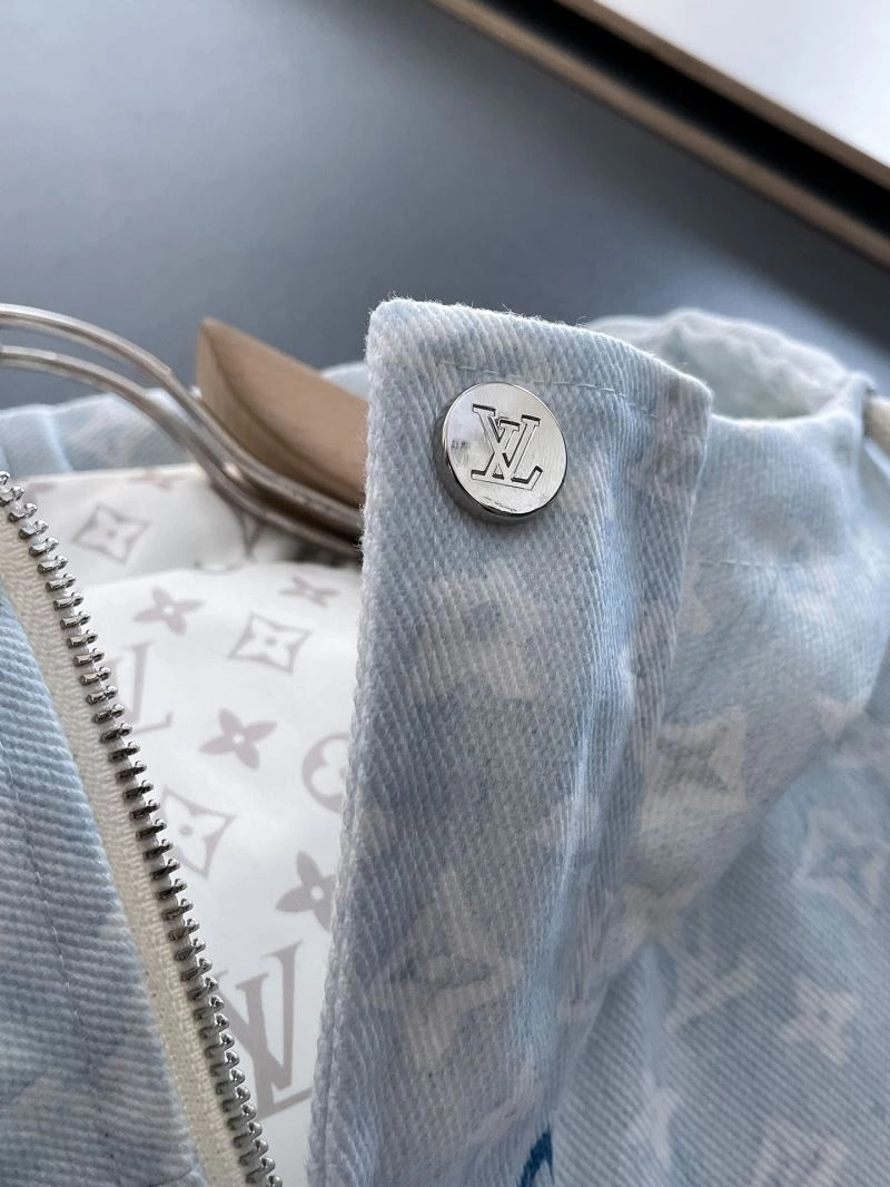 Accurate model Louis Vuitton Outwear