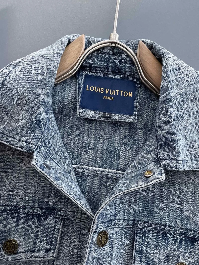 Accurate model Louis Vuitton Outwear