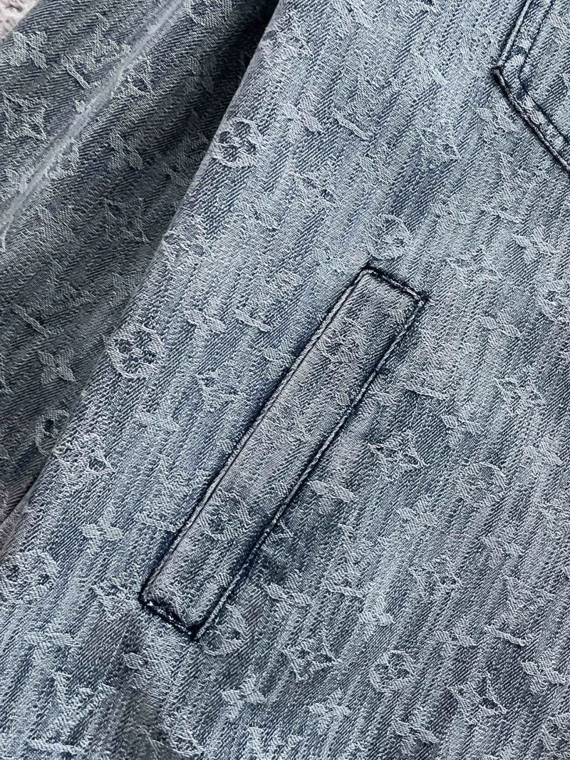 Accurate model Louis Vuitton Outwear