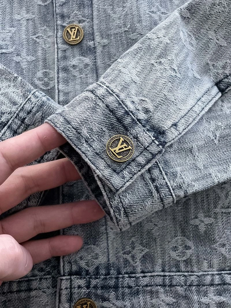 Accurate model Louis Vuitton Outwear