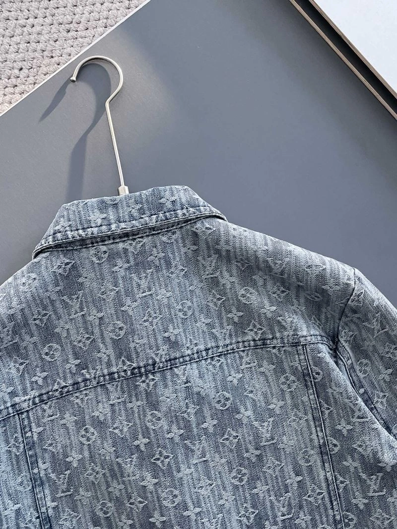 Accurate model Louis Vuitton Outwear
