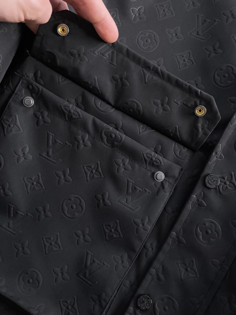 Top mirror Louis Vuitton Outwear