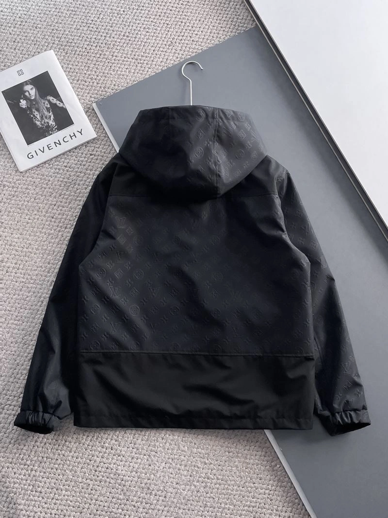 Top mirror Louis Vuitton Outwear