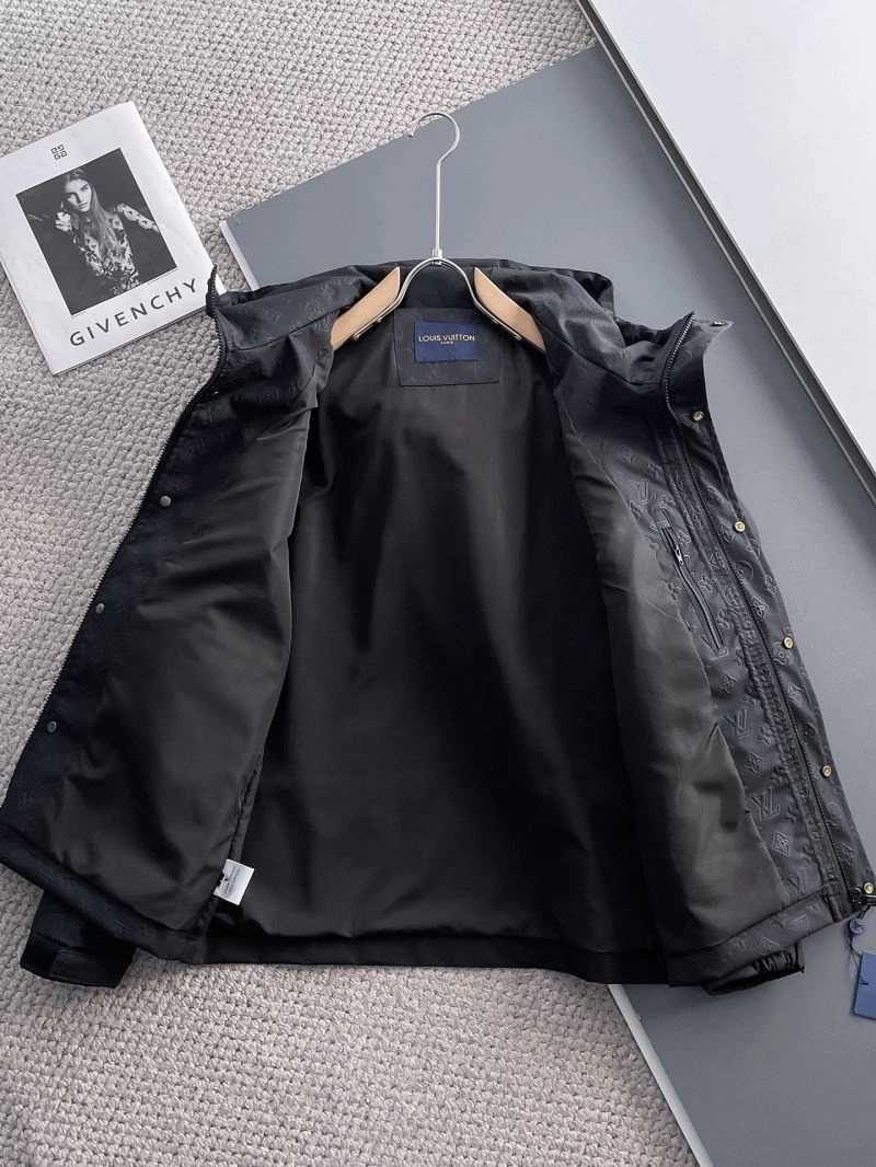 Top mirror Louis Vuitton Outwear