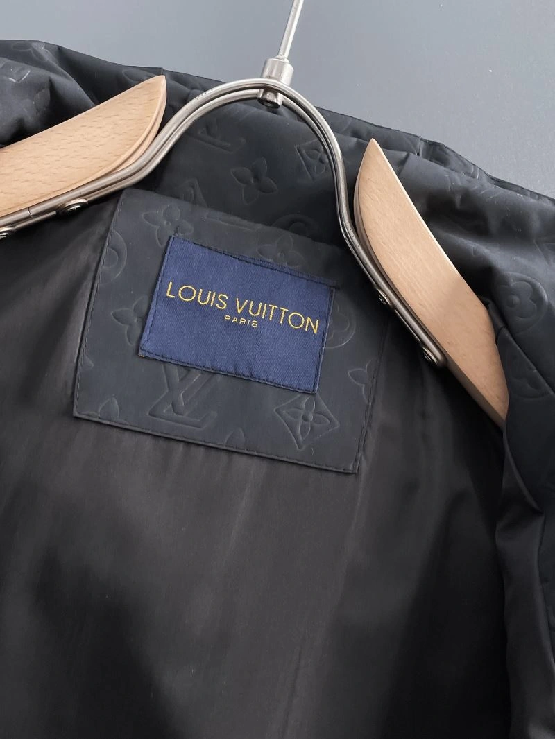 Top mirror Louis Vuitton Outwear