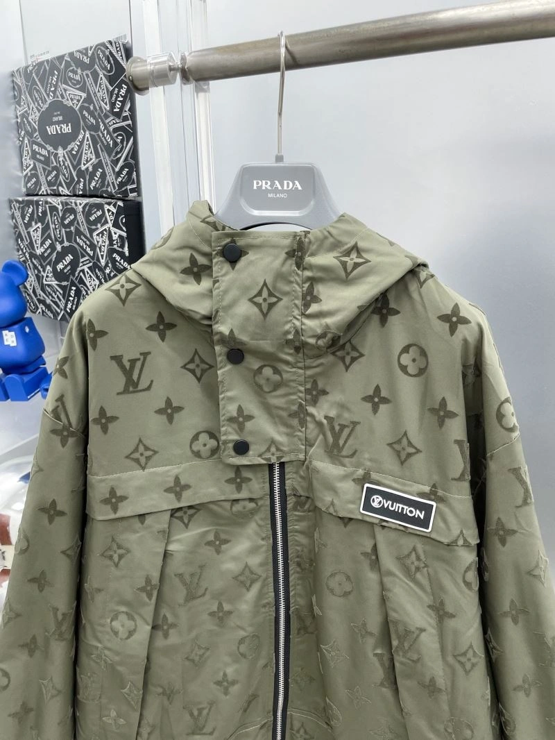 Official Louis Vuitton Outwear