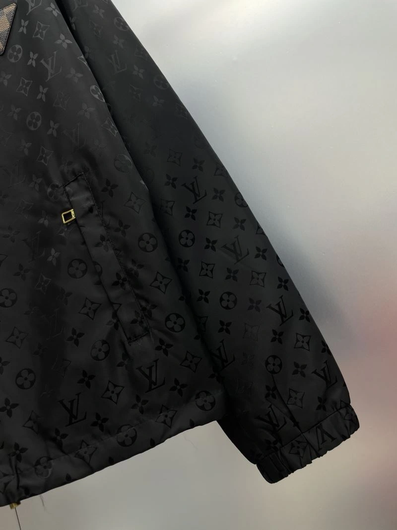 Top mirror Louis Vuitton Outwear