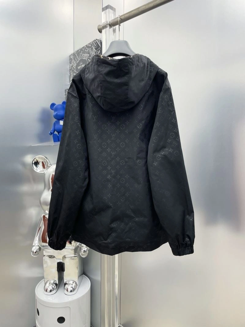 Official Louis Vuitton Outwear