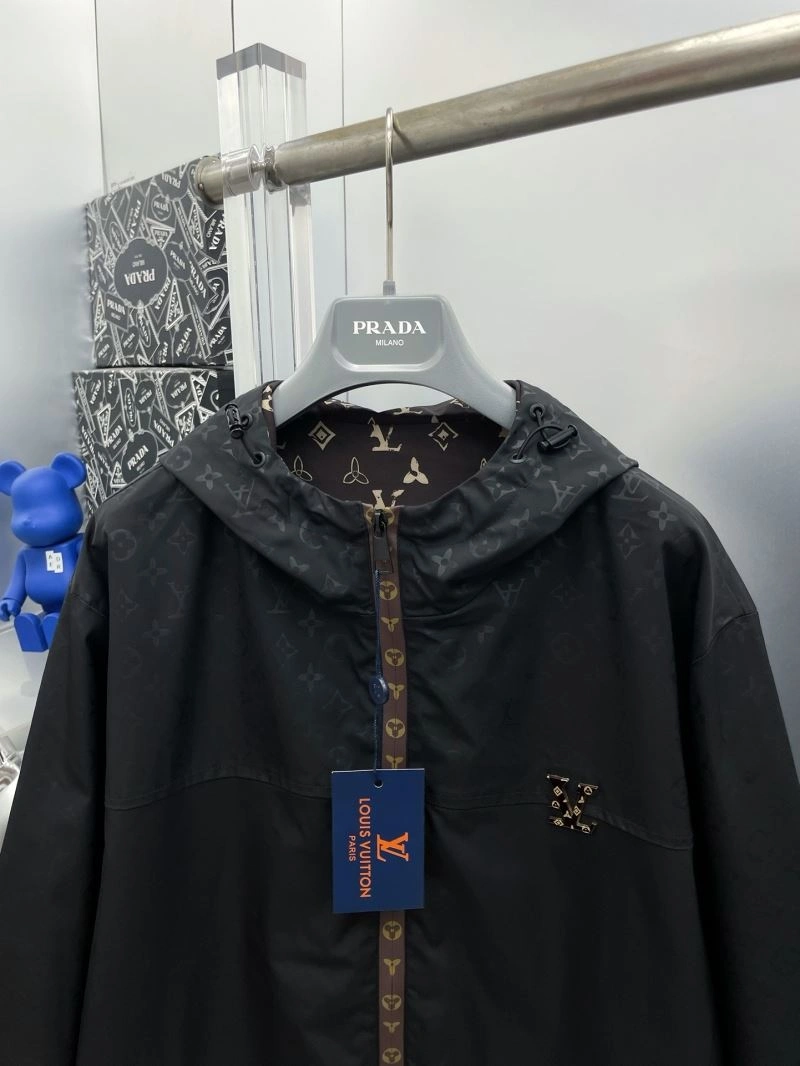 Official Louis Vuitton Outwear