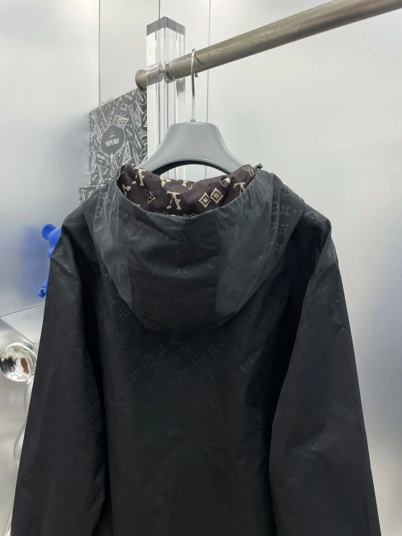 Official Louis Vuitton Outwear