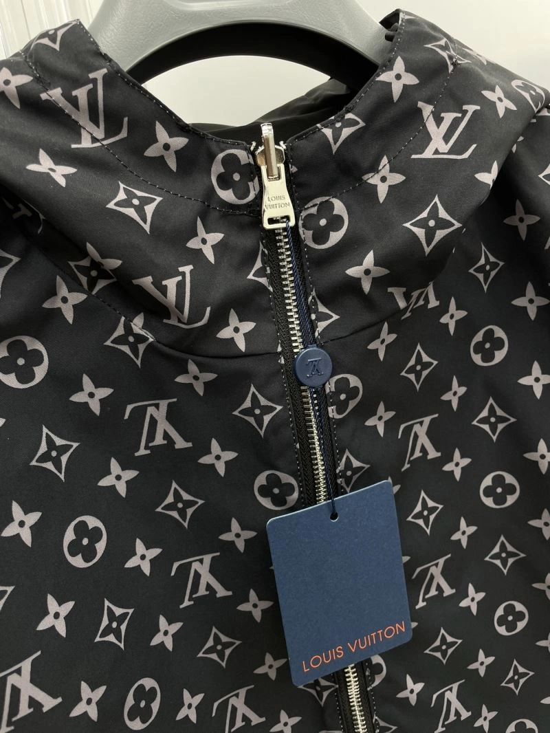 Accurate model Louis Vuitton Outwear